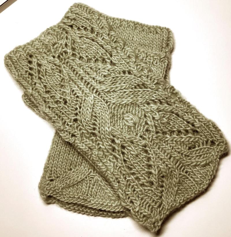 Japanese Fingerless Mitts by Hitomi Shida with Gayle Roehm | Lessonface