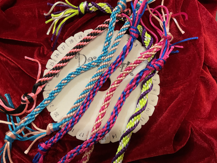 Beginning Kumihimo: Creating Round Braid | Lessonface